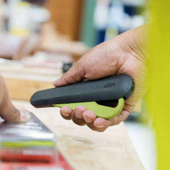 Auto-Retractable Squeeze-Trigger Utility Knife | Slice